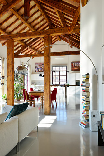 Hohe Decke Bilder – Interior Design-Fotos kaufen living4media